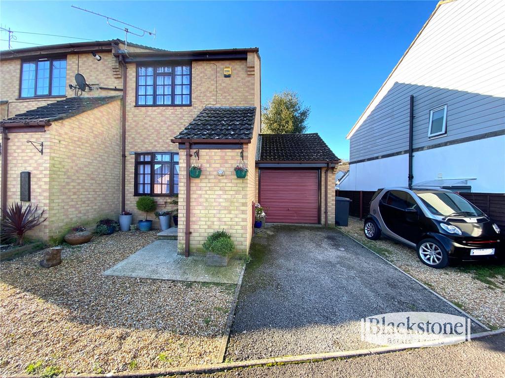 High Howe Gardens Bournemouth Dorset Bh11 2 Bed End Of Terrace House