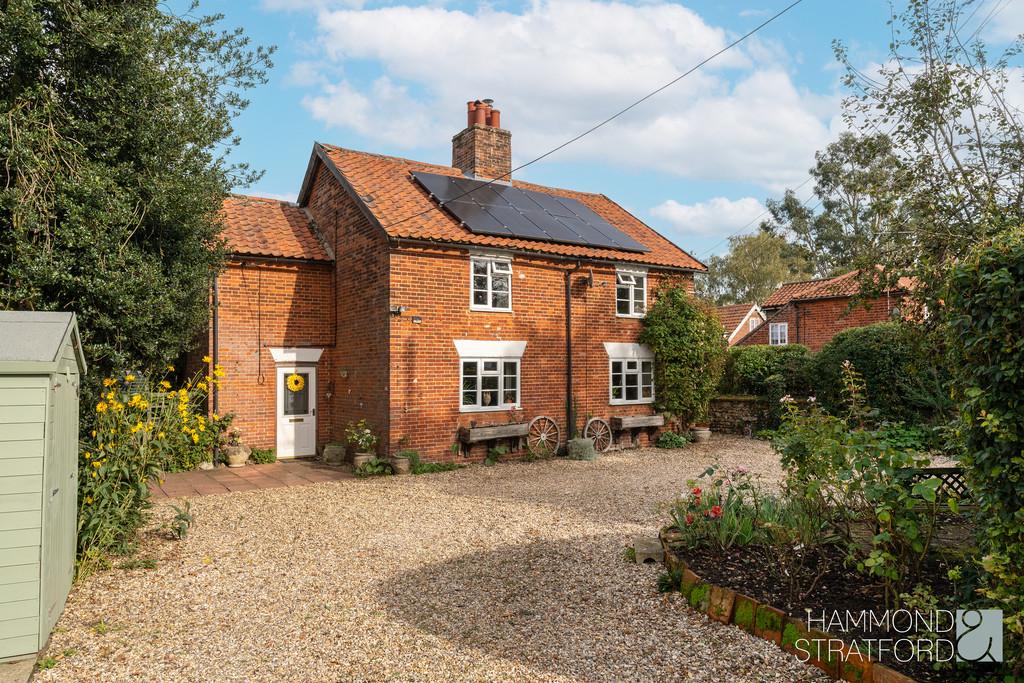 Swaffham Road, Wendling 5 bed detached house for sale - £375,000