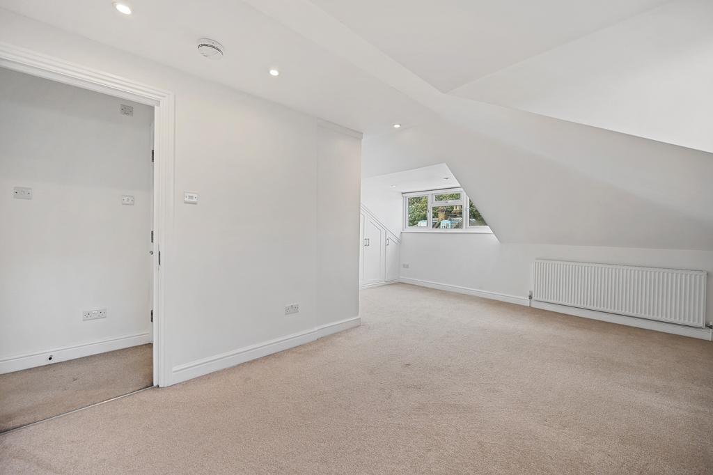 Percy Road, London W12 3 bed flat to rent - £3,000 pcm (£692 pw)