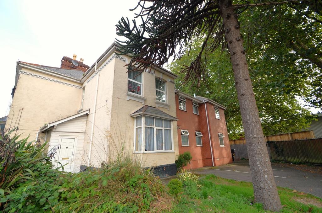 Marsh House, Exeter EX2 1 bed flat - £110,000