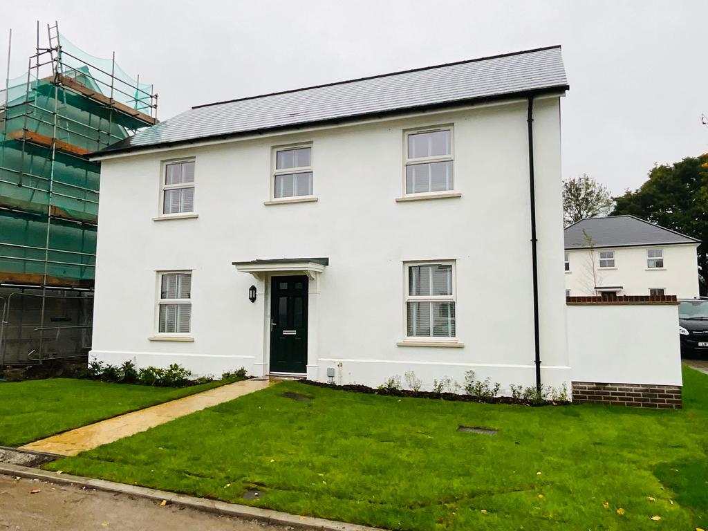 7 Wood Close, Bovey Tracey TQ13 9FQ 4 bed detached house - £1,650 pcm ...
