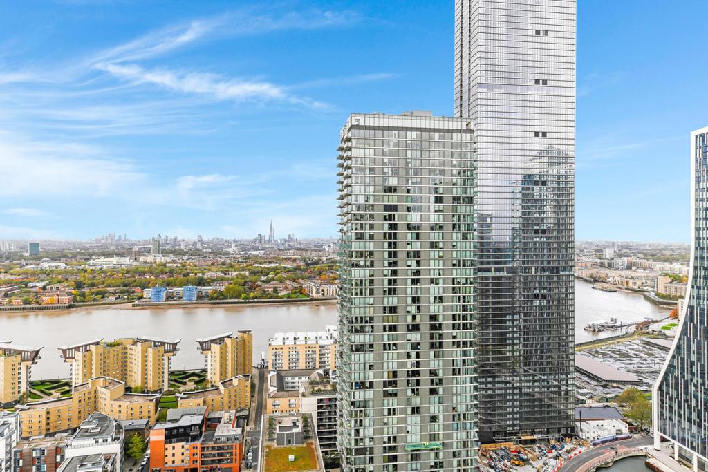 Hobart Building, Canary Wharf, E14 Studio - £450,000