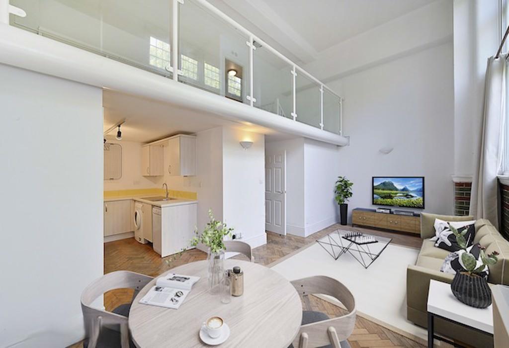 Duke of York House, London E14 2 bed flat - £475,000