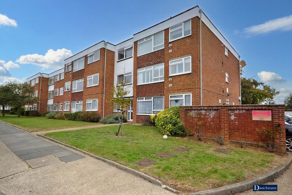 Petands Court, Randall Drive, Hornchurch, RM12 2 bed flat for sale - £ ...