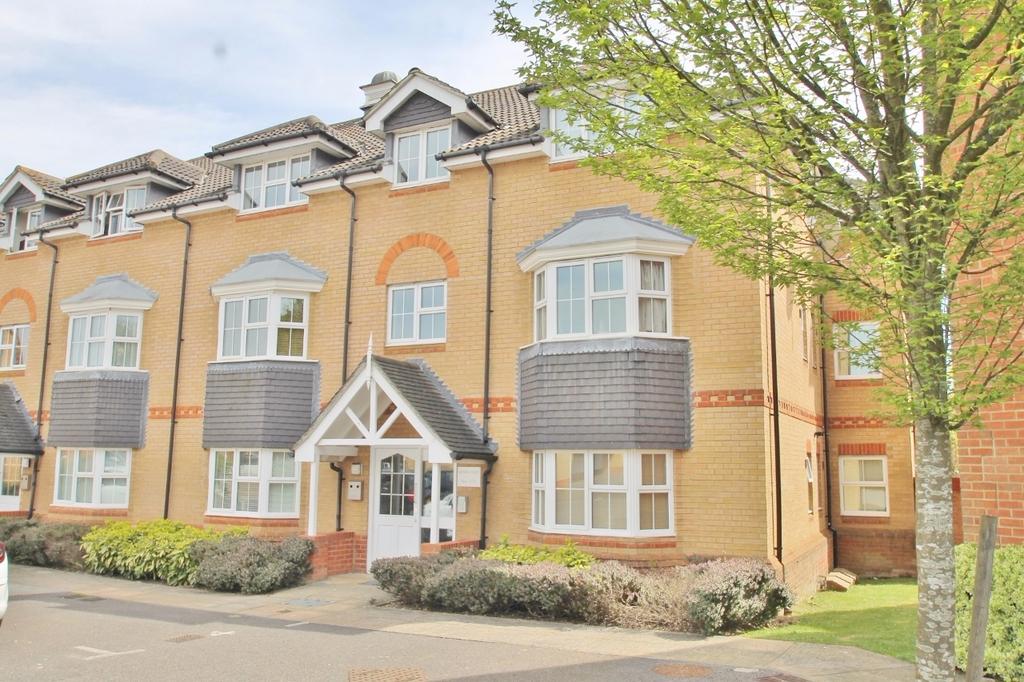 Saxon Court, Park Farm, TN23 3RG 2 bed flat - £900 pcm (£208 pw)