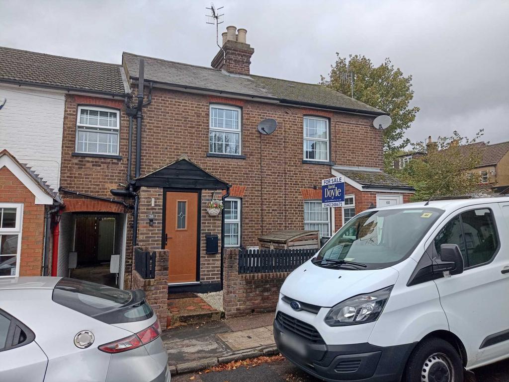 Cowper Road, Boxmoor 2 bed cottage - £450,000