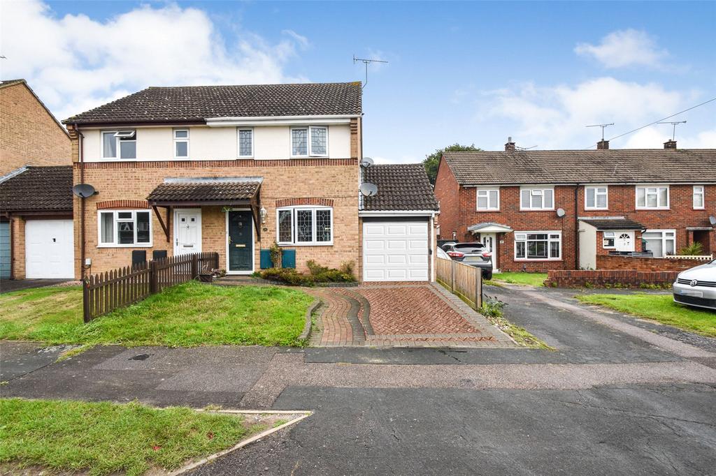 Ash, Guildford GU12 2 bed semi-detached house - £325,000