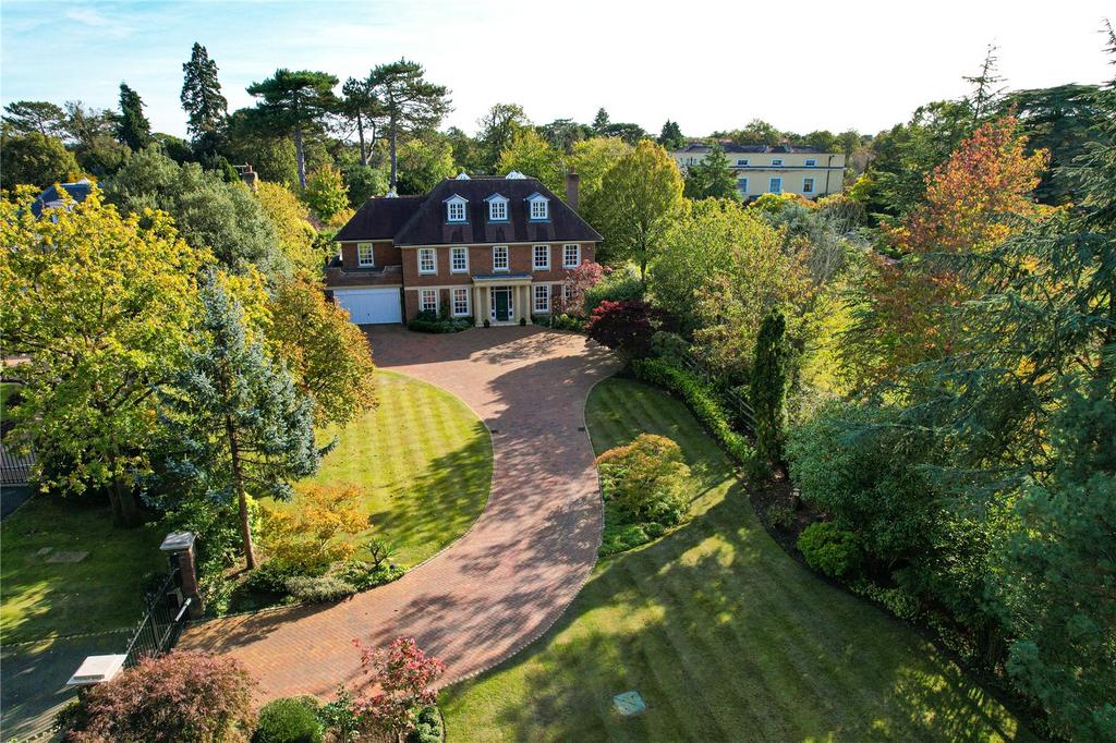 Broadwater Road South, Burwood Park, Walton-on-Thames, KT12 7 bed ...