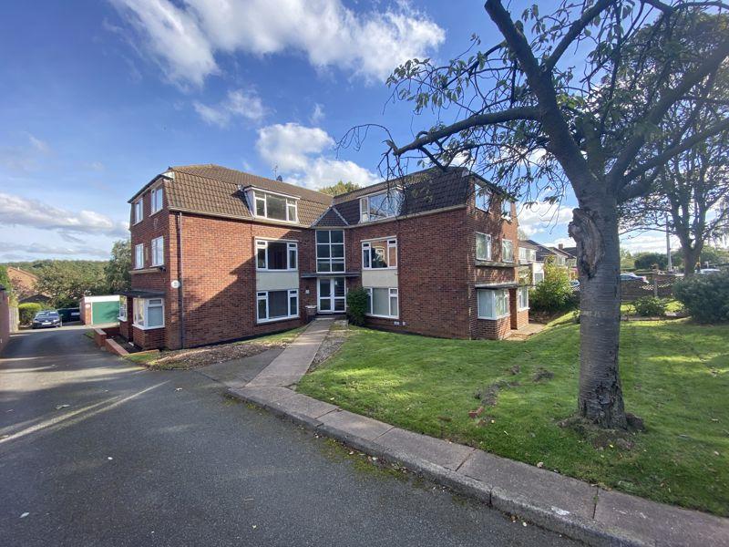 Clarence Court, Clarence Road, Four... 2 bed apartment - £110,000