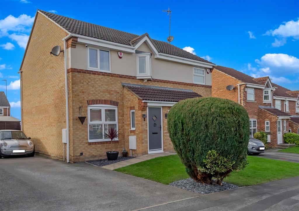 Windmill Court Lower Wortley Leeds 3 Bed Semi Detached House For Sale