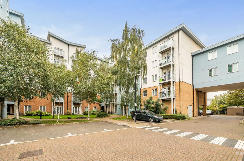 Foundry Court, Mill Street, Slough, SL2 2 bed flat - £125,000