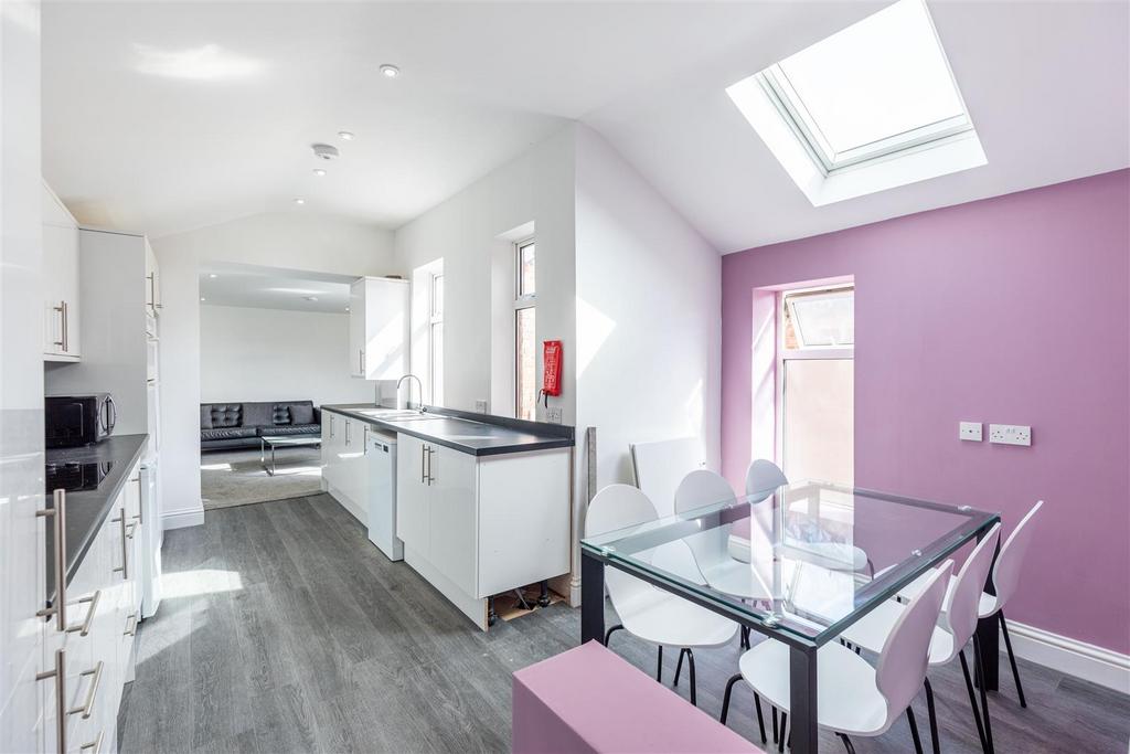 £130pppw - Tavistock Road, Jesmond, NE2 6 bed maisonette - £3,380 pcm ...