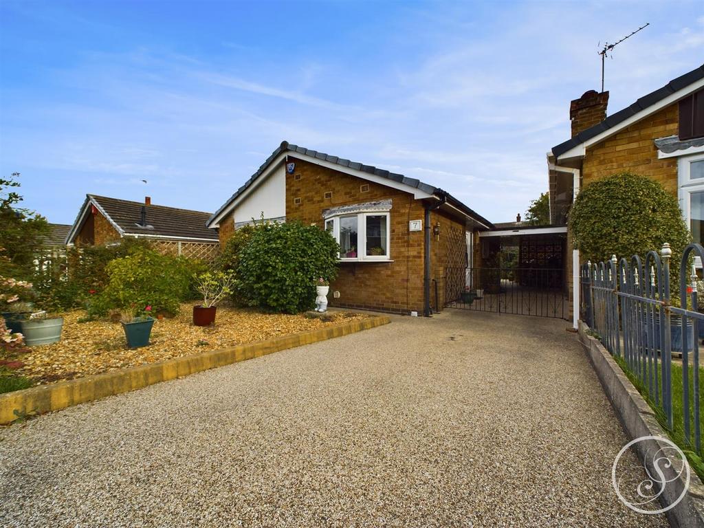 Long Meadow Court, Garforth, Leeds 2 bed bungalow - £270,000
