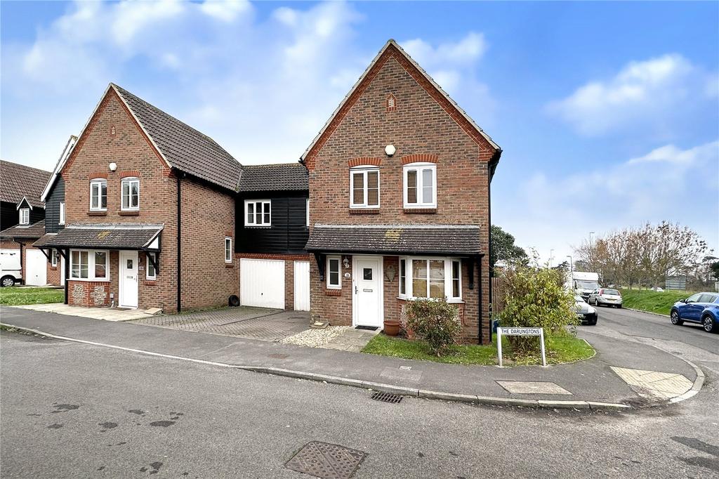 The Darlingtons, Rustington... 4 bed semi-detached house - £380,000