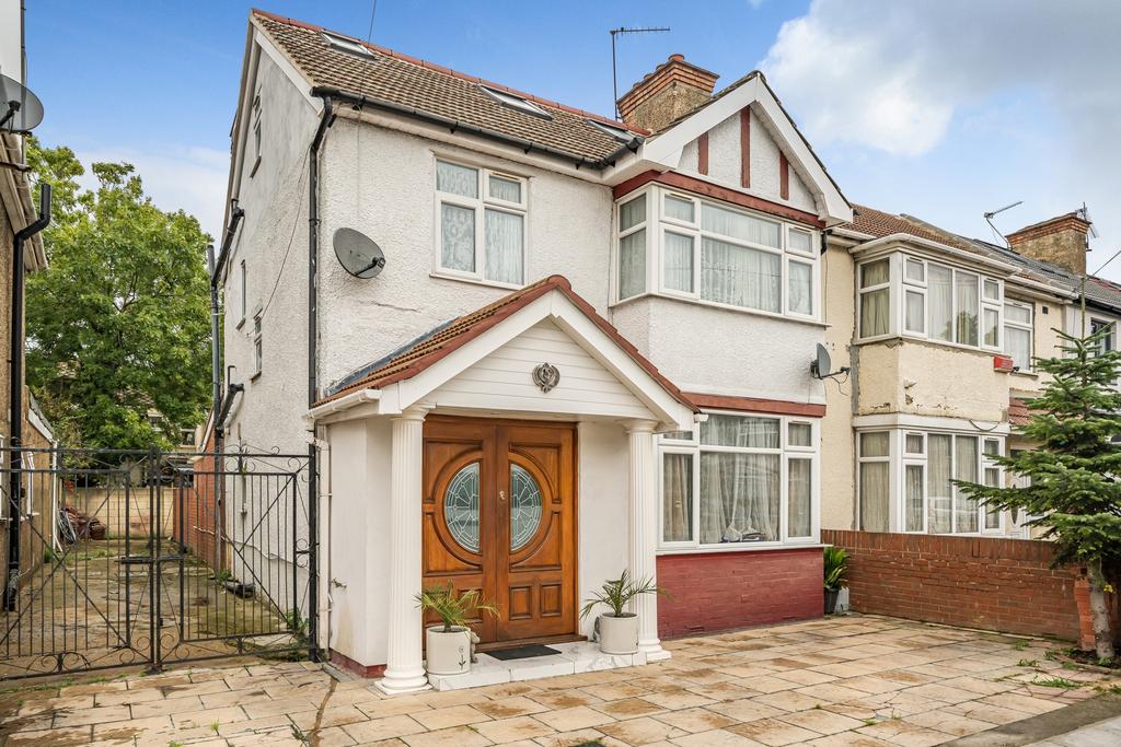 Scotts Road, Southall, UB2 4 bed semi-detached house - £660,000