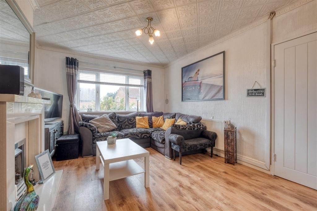 Shepley Road Rednal Birmingham B45 8sp 2 Bed Semi Detached House £