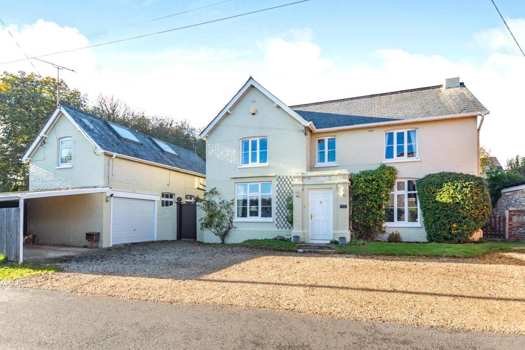 Shefford Woodlands, Hungerford, Berkshire, RG17 4 bed detached house ...