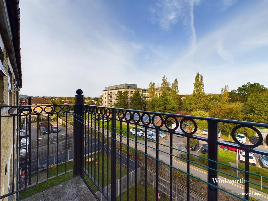 Rose Bates Drive, London NW9 2 bed apartment for sale - £365,000