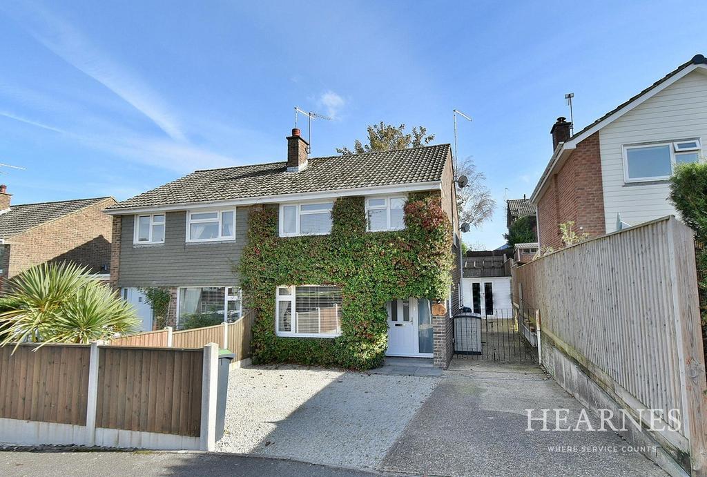 Leeson Drive, Ferndown, BH22 3 bed semi-detached house - £365,000