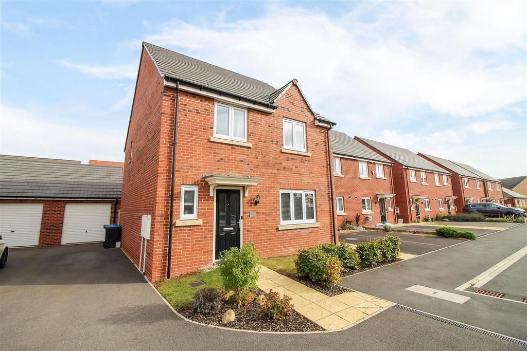 Poppy Drive, Sowerby, Thirsk 4 bed detached house - £335,000