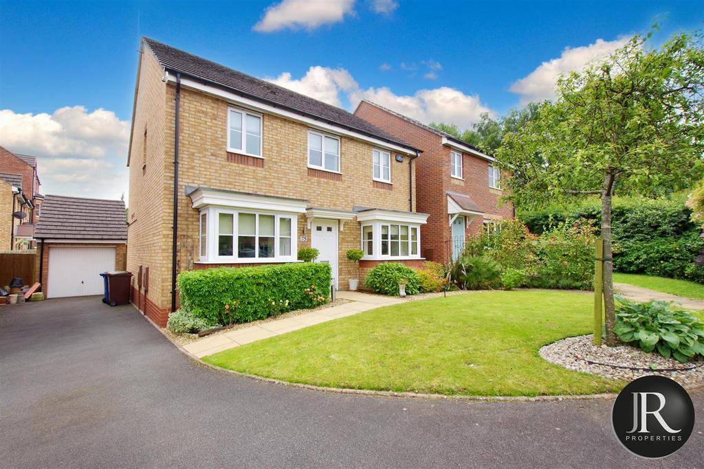 Levett Grange, Rugeley WS15 4 bed detached house - £340,000