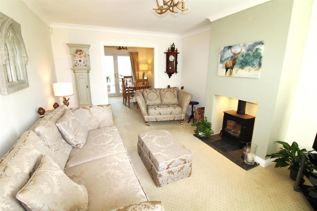 Shire Farm Grove, Ashington 4 bed detached house - £275,000