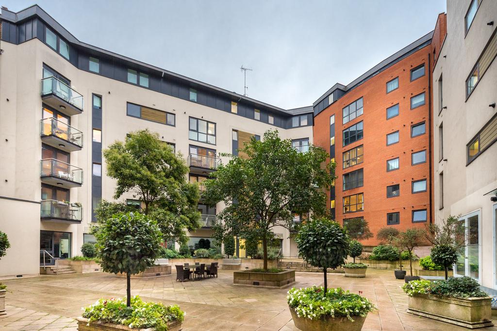 Clerkenwell Road, London, EC1M 2 bed apartment - £3,250 pcm (£750 pw)
