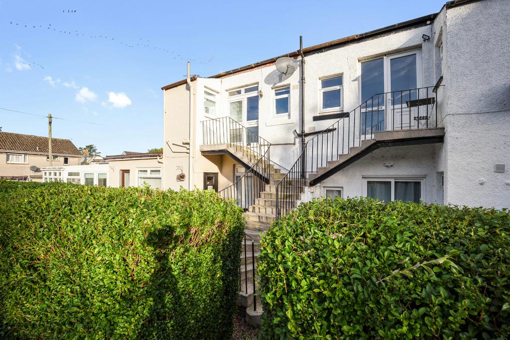 63 Main Street, Torryburn... 1 bed flat - £60,000