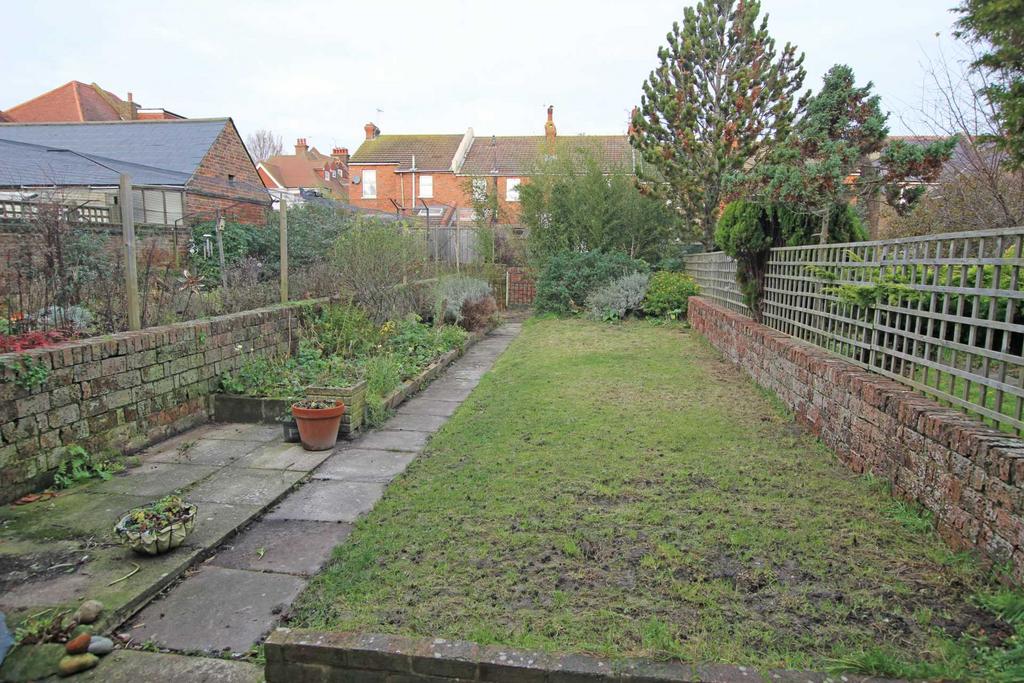Birling Street, Eastbourne, BN21 1RL 2 bed terraced house - £325,000