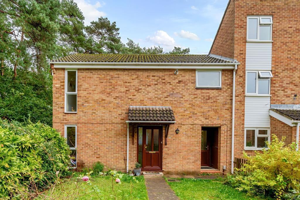 Bracknell Berkshire Rg12 3 Bed End Of Terrace House For Sale £375 000
