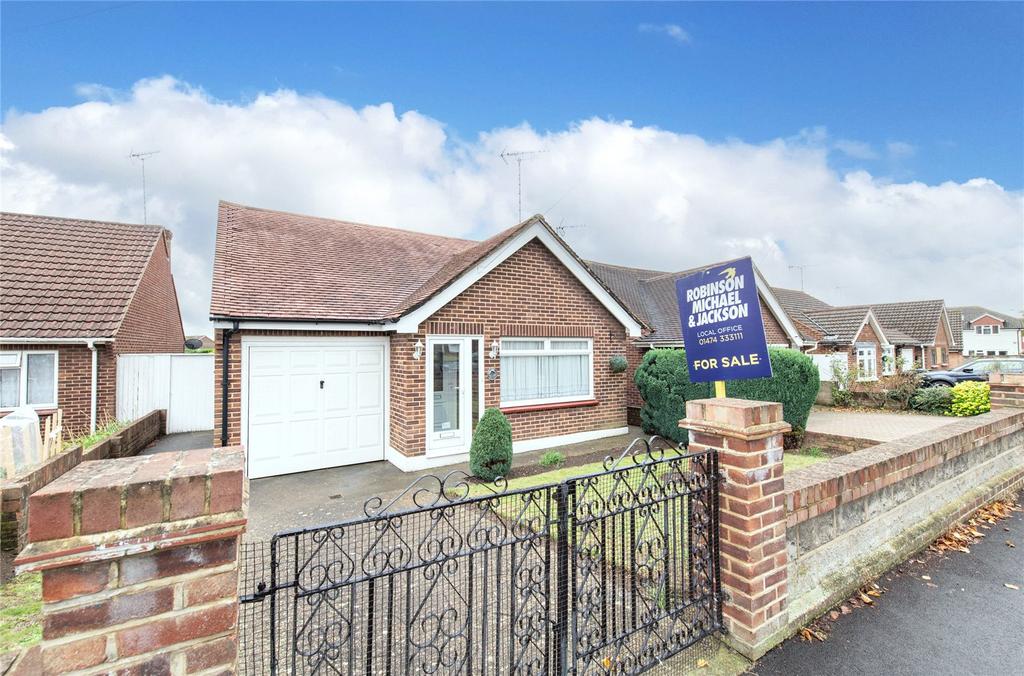 Tennyson Walk, Northfleet, Kent, DA11 3 bed bungalow for sale - £425,000