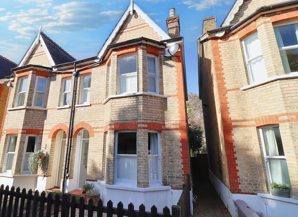 West Grove, Hersham KT12 3 bed semi-detached house for sale - £650,000