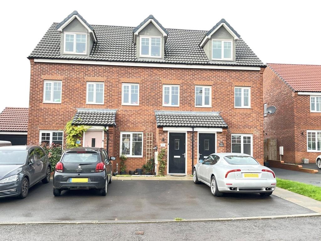 Holland Drive, Shrewsbury, Shropshire, SY2 3 bed terraced house for ...