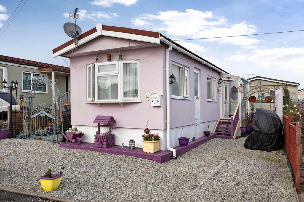 Buckingham Orchard, Chudleigh... 2 bed park home - £110,000