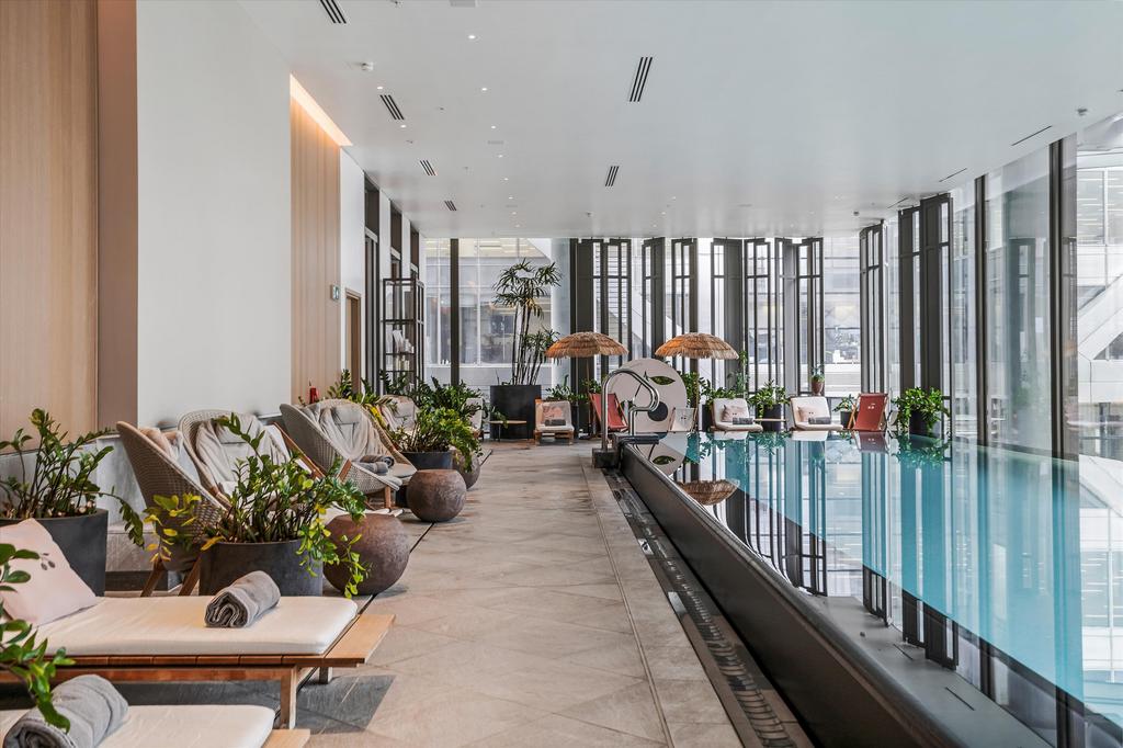 One Bishopsgate Plaza - 37.03, 150... 2 bed flat - £1,940,000