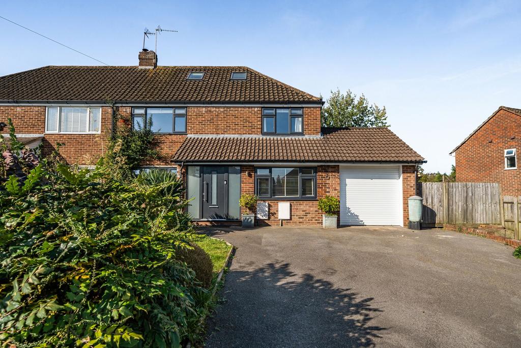 Hillside Road, Winchester, SO22 4 bed semi-detached house - £3,000 pcm ...