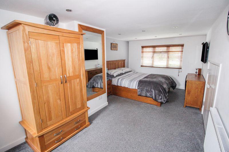 Onibury Road, Midanbury, SO18 2DD 3 bed semi-detached bungalow - £320,000