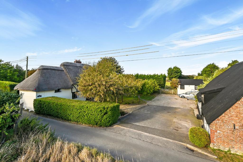 Summerfield, Woodnesborough... 3 bed detached house - £1,150,000