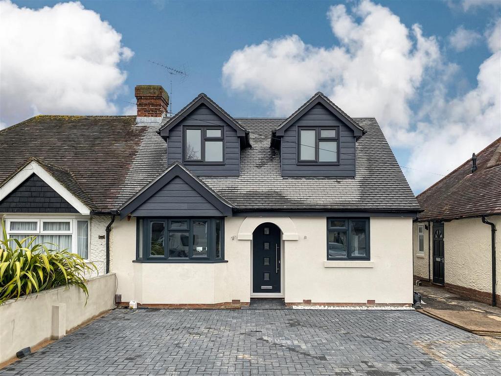 Marlborough Grove, Portchester 4 bed semi-detached house for sale - £ ...