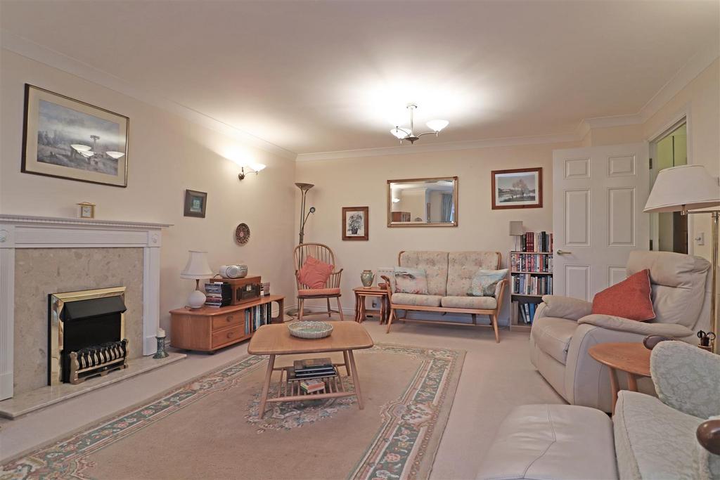 Ladbroke Road, Redhill 2 bed flat - £350,000