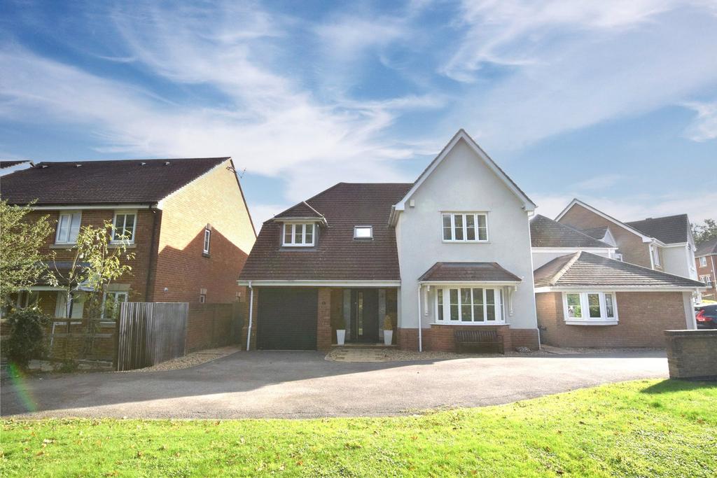 Goddard Way, Warfield, Berkshire, RG42 4 bed detached house for sale ...