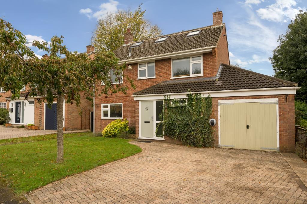 Basingstoke, Berkshire, RG21 5 bed detached house - £2,500 pcm (£577 pw)