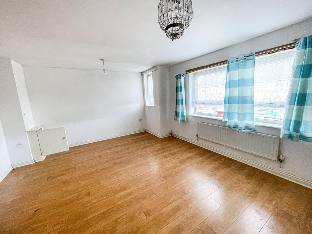 Cornishway, Manchester, Greater Manchester, M22 2 bed flat for sale - £ ...
