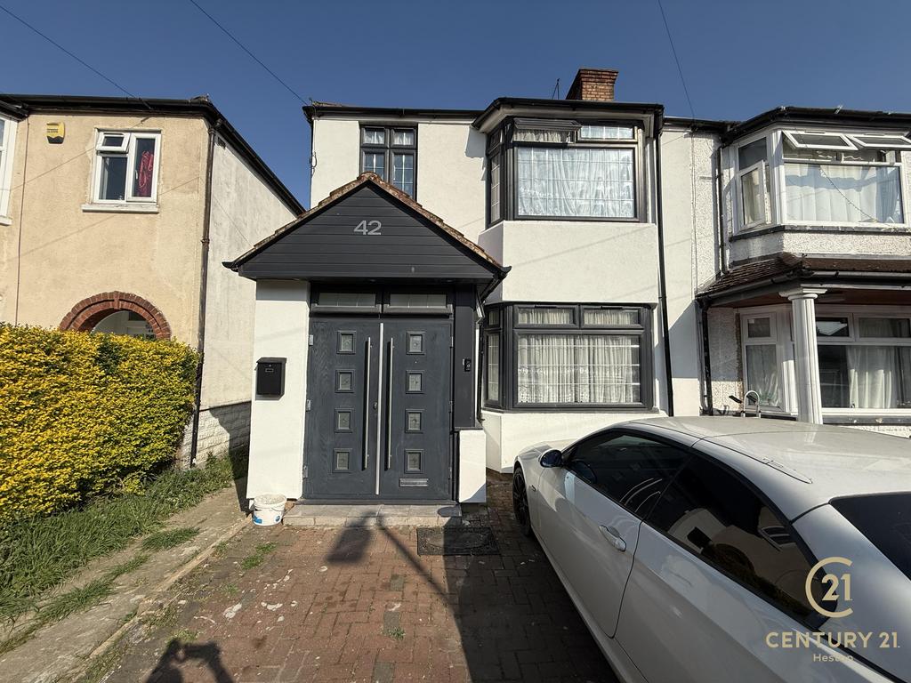 Leamington Road, SOUTHALL UB2 4 bed end of terrace house - £3,000 pcm ...