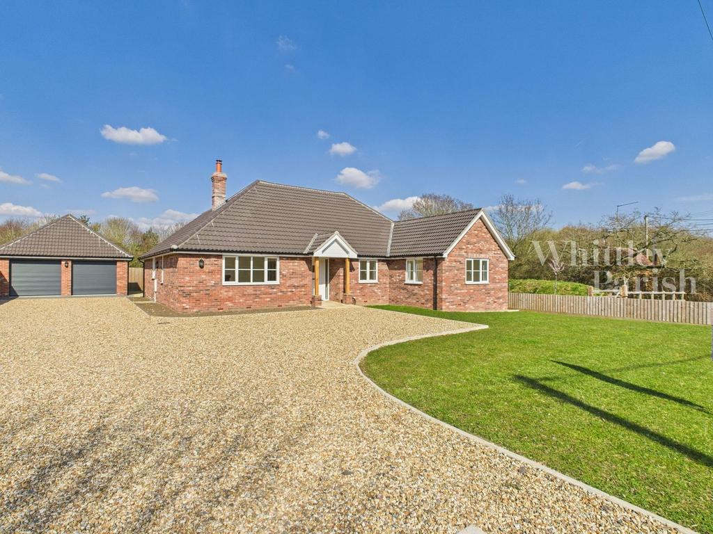 Blackmill Lane, Great Moulton... 4 bed detached bungalow for sale - £ ...