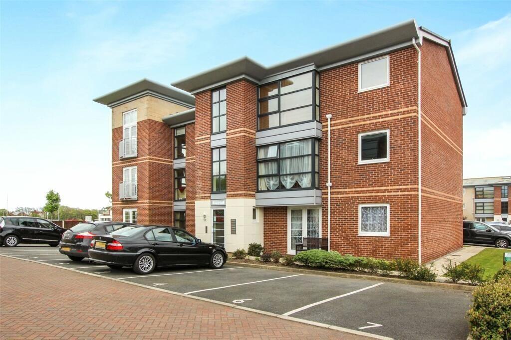 Harrison View, St Annes, FY8 2 bed apartment - £850 pcm (£196 pw)
