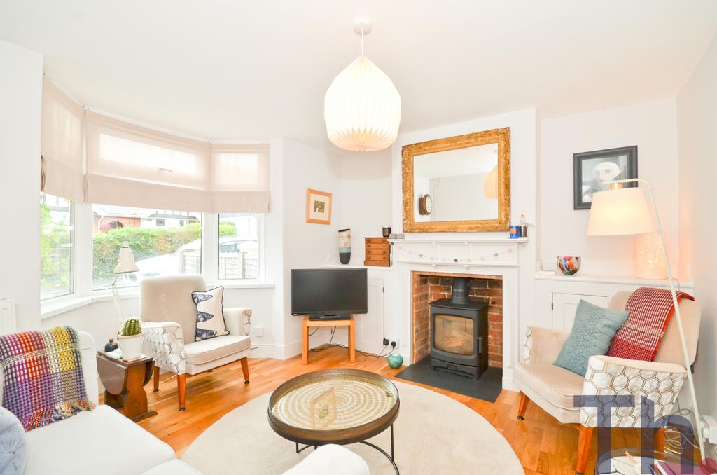 Gurnard, Cowes PO31 3 bed cottage for sale - £277,500