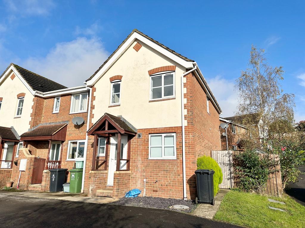Livia Way, Lydney 3 bed terraced house - £900 pcm (£208 pw)