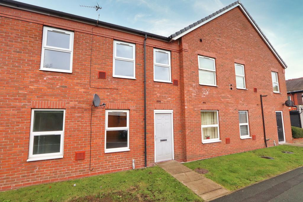 Liverpool Road, Cadishead, M44 2 bed flat - £115,000