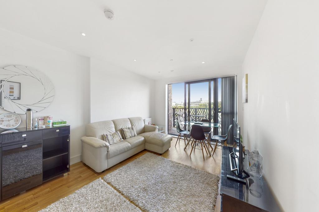City view point, Leven Road, London E14 2 bed apartment to rent - £ ...